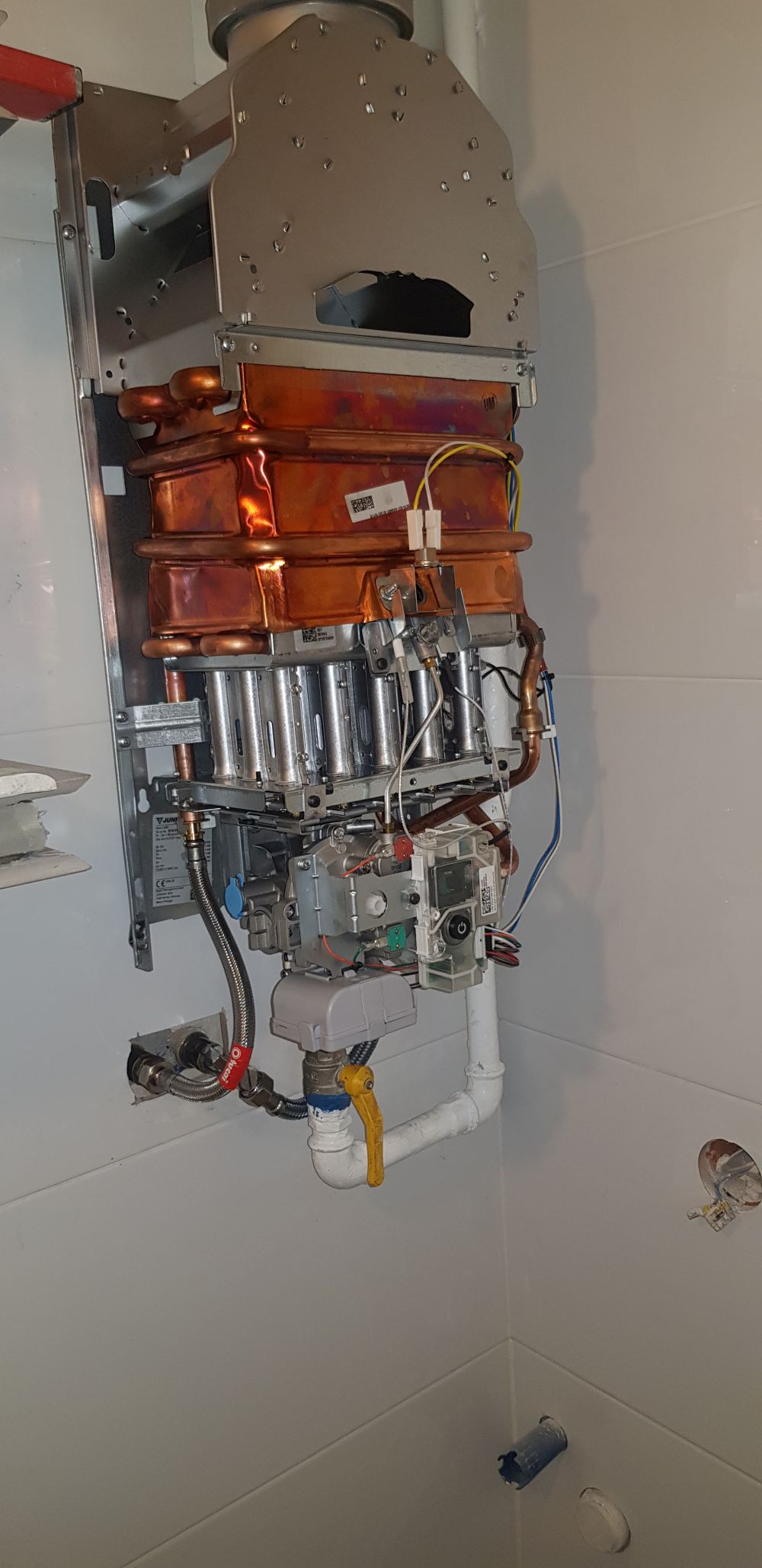 Montaż kotła Bosch GC2300IW - ISG Serwis