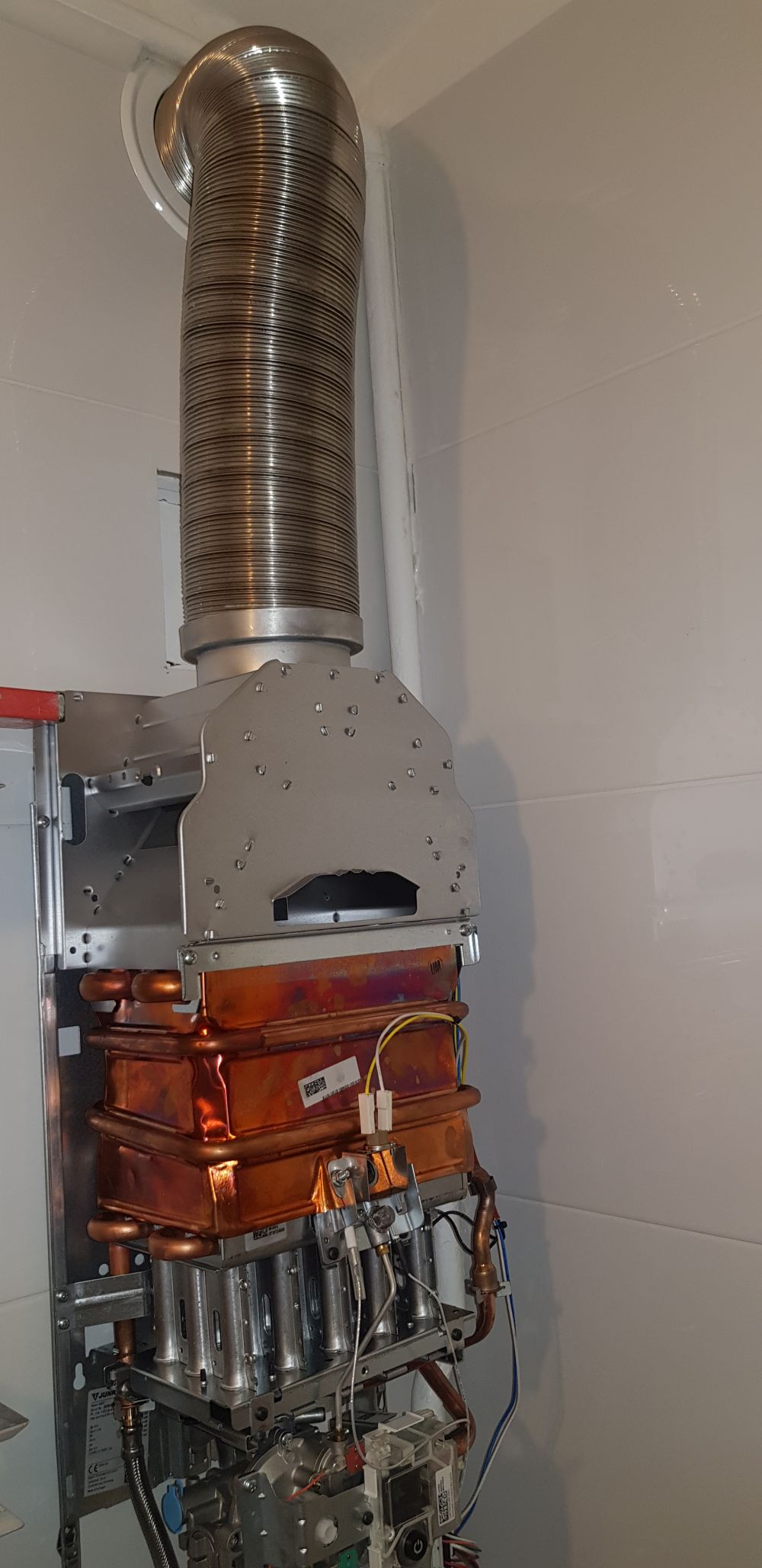 Montaż kotła Bosch GC2300IW - ISG Serwis